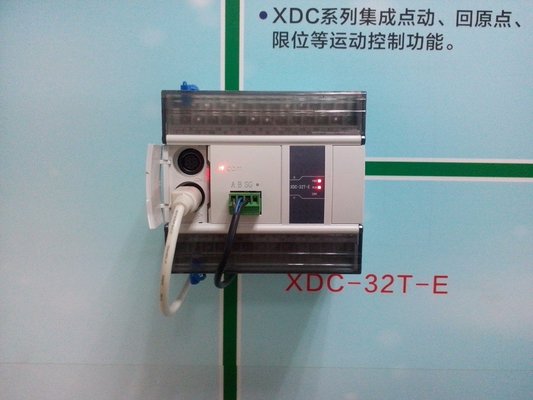 14 I/O AC 220V PLC Programmable Logic Controller RS232 , RS485 Transistor Output