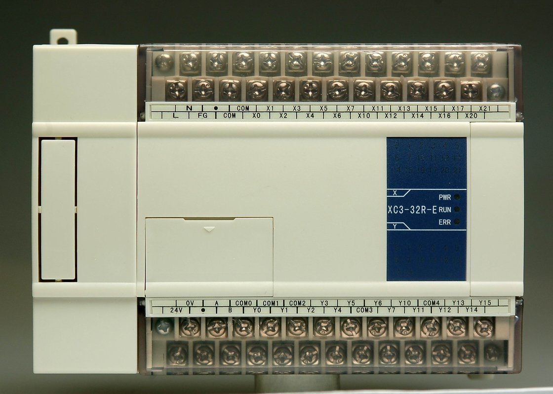 32 I/O Five Axes Pulse Motion Control PLC Programming To Mitsubishi PLC