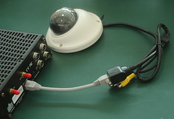Seguridad móvil DVR del vehículo HDD con la cámara IP 2-CH, el disco duro y el almacenamiento de tarjeta del SD para el taxi