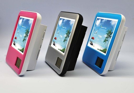 万年暦、警報、タイマー、温度、写真フレームが付いている電子デスクトップのカレンダー