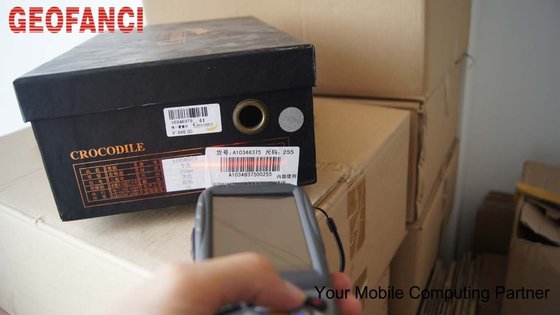 バーコードの走査器 3.2inch のタッチ画面の険しいタブレット PCS が付いている 3G 険しい RFID の読者 PDA