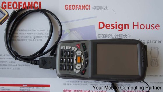 バーコードの走査器 3.2inch のタッチ画面の険しいタブレット PCS が付いている 3G 険しい RFID の読者 PDA