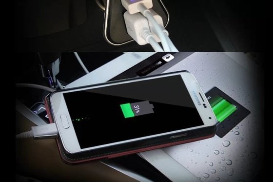 Cargador 5V 5.2A para TODO EL USB - dispositivos móviles accionados del coche del puerto de USB tres