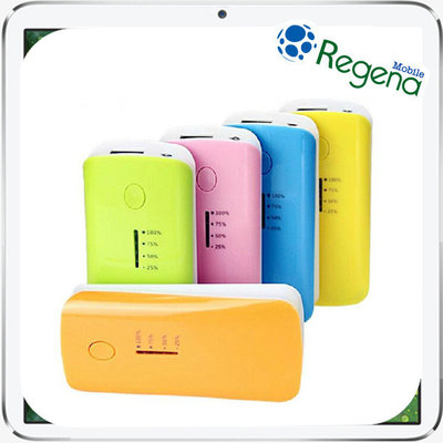 ピンクの 5600Mah 携帯電話の付属品の流行の携帯用移動式力銀行、緑、青い