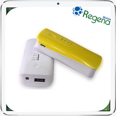 ピンクの 5600Mah 携帯電話の付属品の流行の携帯用移動式力銀行、緑、青い