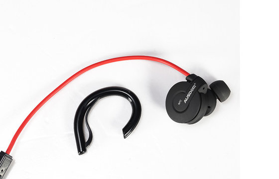 Auscultadores/fones de ouvido estereofónicos recarregáveis de Nfc Bluetooth do microfone com ganchos