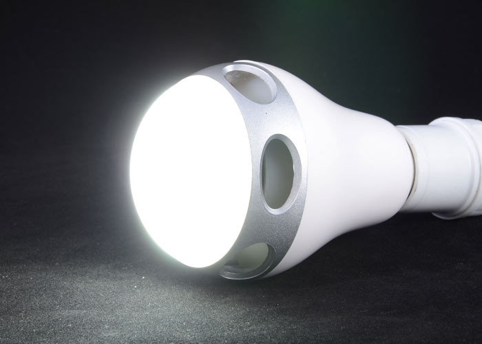 Bulbo super portátil do orador de Bluetooth da luz do diodo emissor de luz do baixo, CE/RoHs/FCC habilitado