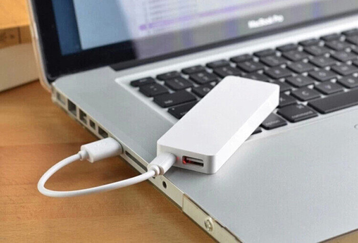 Banco de aluminio del poder de la alta capacidad que encajona 3000mah para los teléfonos móviles y los dispositivos USB