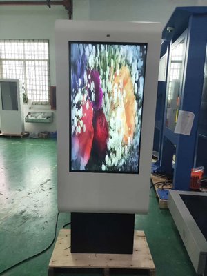 Prenda impermeable capacitiva LCD de la pantalla táctil de Dedi 46inch que hace publicidad del quiosco digital