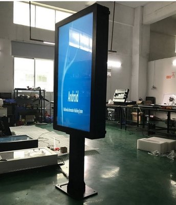Dedi exhibición digital de la señalización de la publicidad al aire libre del alto brillo del soporte del piso de 43/55 pulgada