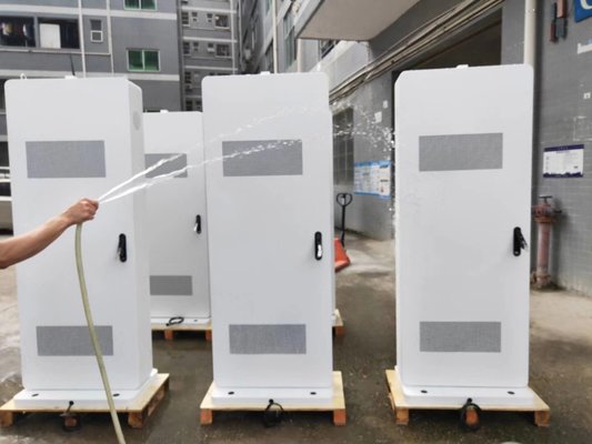 Liendres verticales de la alta resolución 2500 del quiosco de la pantalla LCD táctil para el turismo