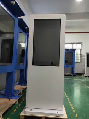 Liendres verticales de la alta resolución 2500 del quiosco de la pantalla LCD táctil para el turismo