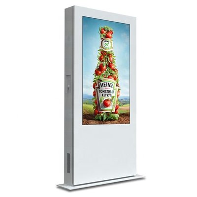 1500~3000 fan al aire libre de la señalización IP65 del LCD Digital de los liendres que se refresca con el sistema de Android