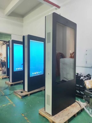 Pantalla LCD libre al aire libre de la señalización de Digitaces 55 pulgadas para hacer publicidad de la exhibición