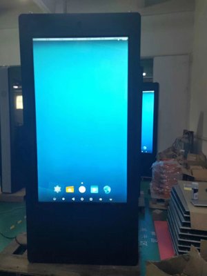 Pantalla LCD libre al aire libre de la señalización de Digitaces 55 pulgadas para hacer publicidad de la exhibición