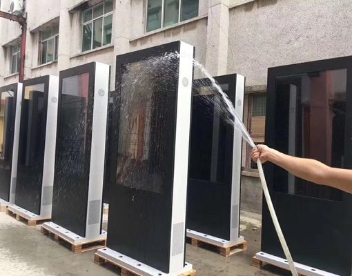 Señalización a prueba de polvo impermeable al aire libre de Dedi 55inch IP65 LCD Digital con el sistema de enfriamiento del vidrio y del aire acondicionado de AR