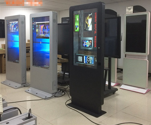 Jugador al aire libre del anuncio, exhibición de la señalización de Digitaces. Ajuste automático del brillo