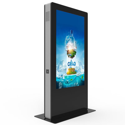 Quiosco al aire libre IP65 de la señalización de Digitaces del alto brillo CA 100~240V de 55 pulgadas con tacto