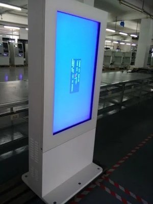 Brillo IP65 de la señalización 1500cd/m2 de la información del LCD Digital de la pantalla táctil de la parada de autobús