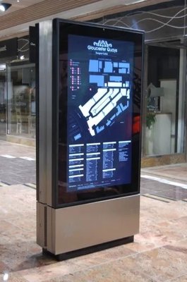 La publicidad al aire libre lateral doble de Digitaces defiende 2500 liendres libres 86 pulgadas