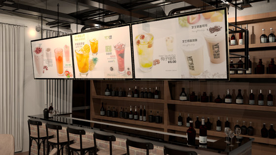 High Brightness LCD Advertising Wall Mounted Digital Signage 32'' Wide Viewing Angle