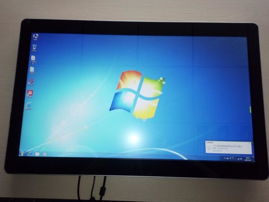 43 Inch Digital Kiosks Touch Screen High Definition 1920*1080 1 Year Warranty