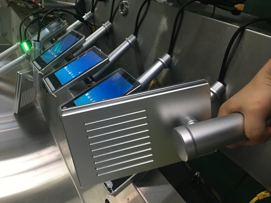 La termal infrarroja AI de la señalización al aire libre del LCD Digital del metal elegante hace frente al reconocimiento