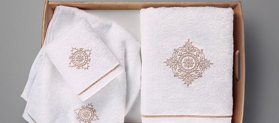 Top Grade White Embroidered Bath Towels Ultra Soft Hotel bath towels