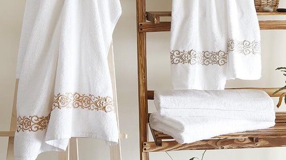 Top Grade White Embroidered Bath Towels Ultra Soft Hotel bath towels