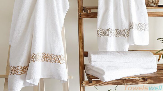 Lint Free Ultra Soft  Drying fast Super Absorbent Embroidered Bath Towels