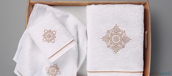Lint Free Ultra Soft  Drying fast Super Absorbent Embroidered Bath Towels