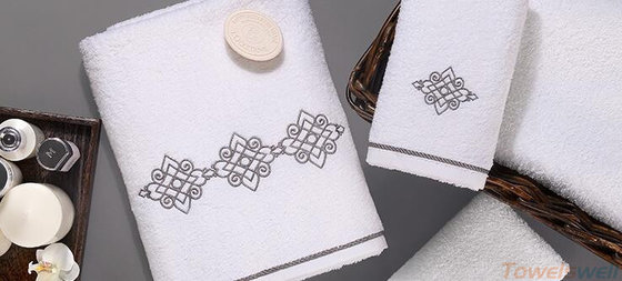 Lint Free Ultra Soft  Drying fast Super Absorbent Embroidered Bath Towels