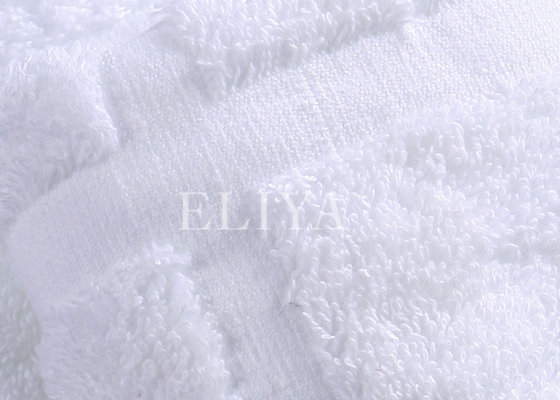 Plain Dyed Luxury Hotel Quality Bath Towels 100% Cotton Embroidery / Jacquard Hotel Bath Linen