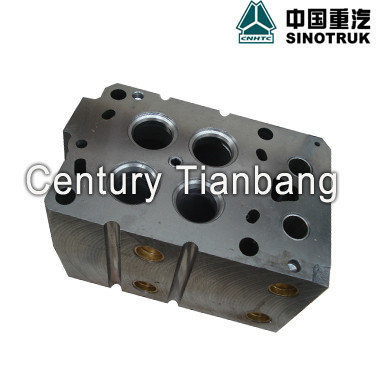 Sinotruk Howo truck parts Cylinder head AZ1246040010.