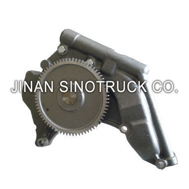 Truck parts Oil pump VG1246070022.