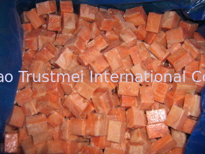 Frozen chum salmon cubes skinless no fatline color 13+
