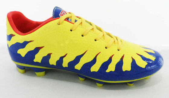 Pu Lightweight 30 - 45 Size Indoor Outdoor Soccer Shoes For Boys / Girls