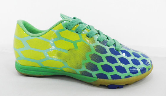 Lightweight Fashionable Childrens Soccer Shoes Indoor Outdoor Trainning Boots