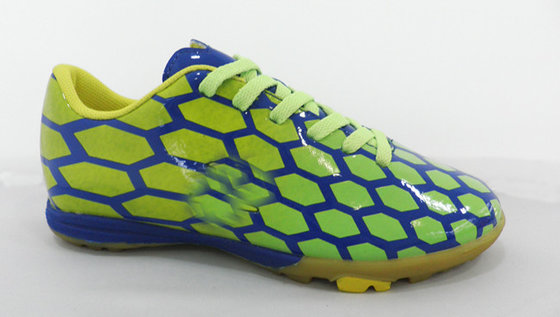 Lightweight Fashionable Childrens Soccer Shoes Indoor Outdoor Trainning Boots