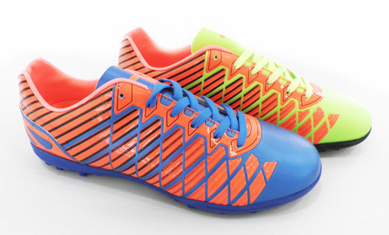 Lightweight Customized Logo Mens Soccer Shoes With Fashionable Design