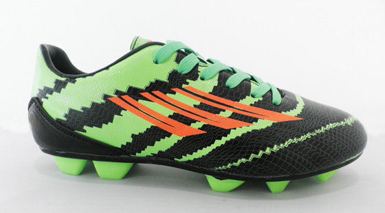 Colorful Outdoor Soccer Cleats With PU Upper/RB Outsole Cusotmized Brand Are Welcomed