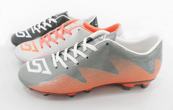 Lightweight Outdoor Soccer Cleats Customized Womens Soccer Shoes