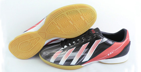 Light-Weight Rubber Customized Indoor Soccer Shoes For Firm Ground