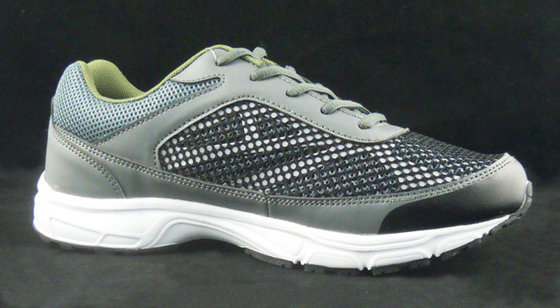 Anti-Skidding Black Men Runnning Shoes Comfortable Ventilation 30 - 45