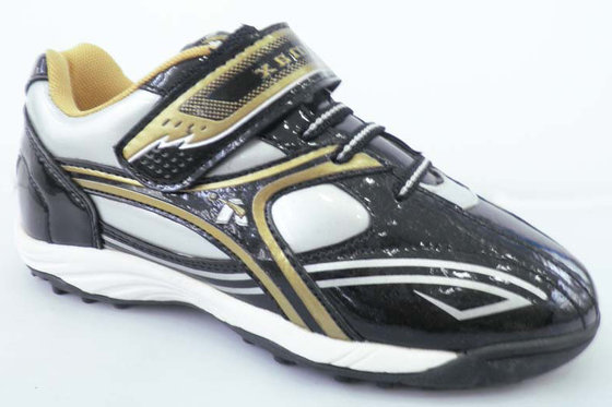 Cool Mens black football boots Comfortable for artificial turf