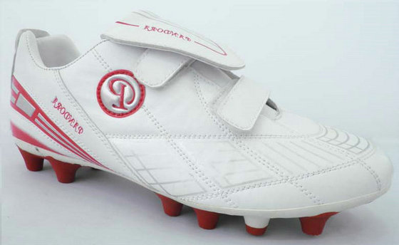 Wide mens blackout football boots , Indoor youth turf soccer shoes