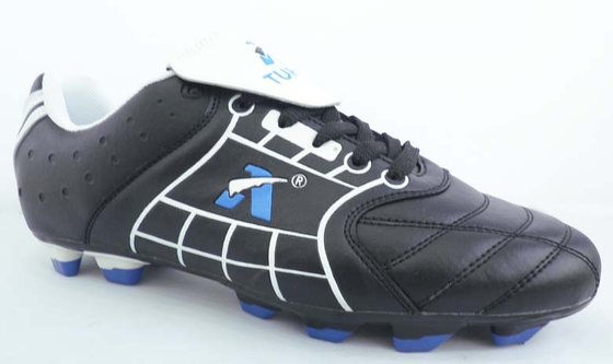 Indoor Outdoor Soccer Shoes With Different colors Customized Logo