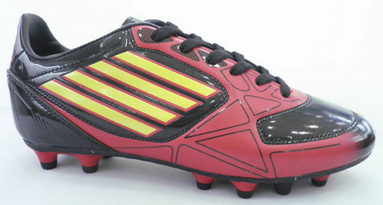 Customized Fashionable / brand outdoor soccer cleats