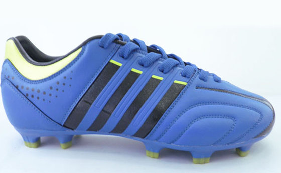 Customized Logo Buyer Label Indoor Outdoor Soccer Shoes