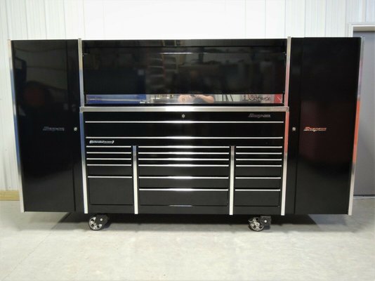 Snap On Black KRL1033 Tool Box, Hutch and 2 x KRL1012 Lockers Contact Email: Bolyepotter.devostores@zoho.com